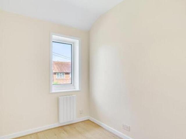 Westway, London, 2 Bedroom Apartment