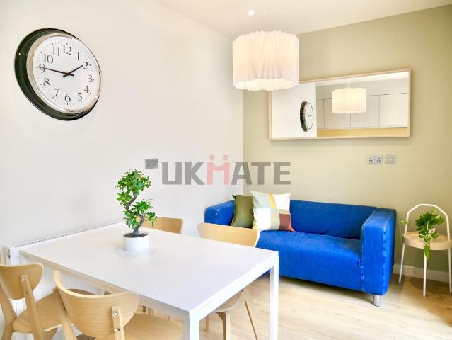 Westway, London W12, Room to rent, £1,239 pcm | PrimeLocation