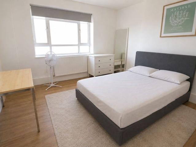 Westway, London W12, Room to rent, £997 pcm | PrimeLocation