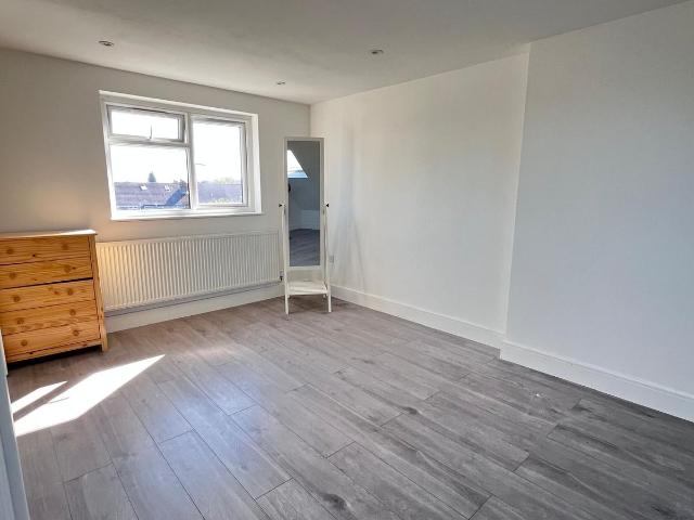 Westwick Gardens, Hounslow TW4, Room to rent, £1,000 pcm | PrimeLocation