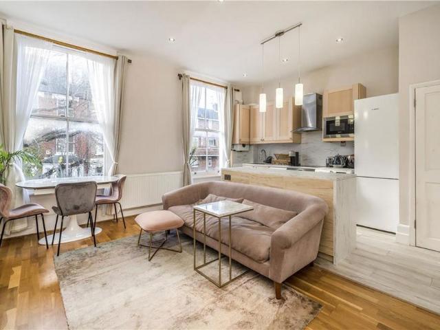 Westwick Gardens, London W14 1 bed flat to rent £2,250 pcm £519 pw