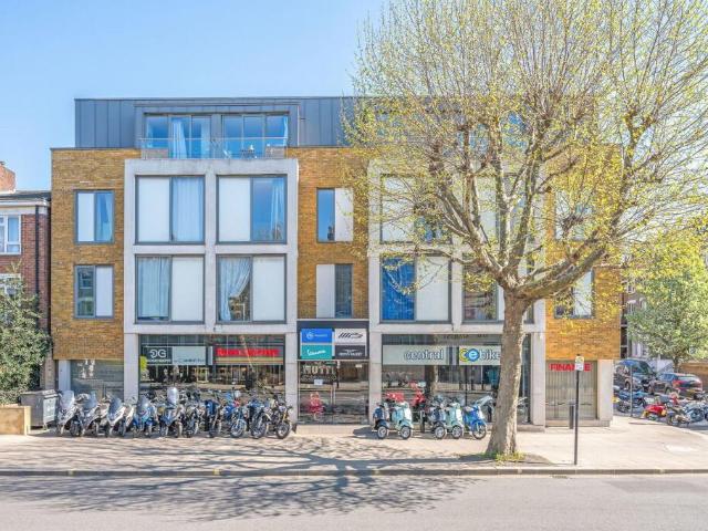 westwick gardens, London W6 2 bed apartment to rent £2,650 pcm £612 pw
