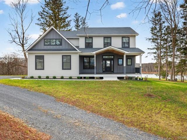 2 Lakeside Ct, Westtown, NY 10998