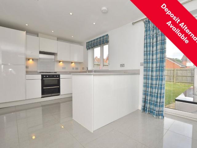 Westvale Road, Horley, Surrey RH6, 3 bed detached house to rent, £2,300 pcm | PrimeLocation