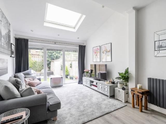 Westview Close, London, NW10
