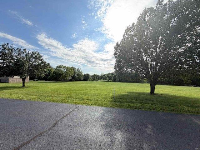 Westview Dr, Linton, IN 47441