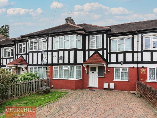 Westview Drive, Woodford Green 2 bed apartment to rent £1,700 pcm £392 pw
