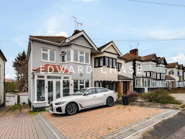 Westview Drive, Woodford Green IG8, 4 bed semi detached house to rent, £2,400 pcm | PrimeLocation