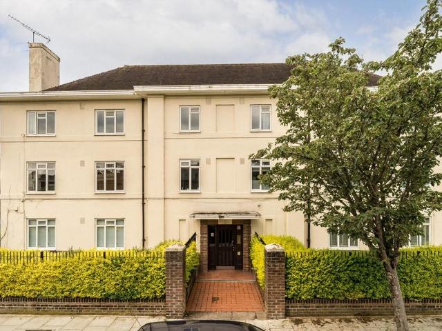 Westville Road, London W12 3 bed flat to rent £2,900 pcm £669 pw