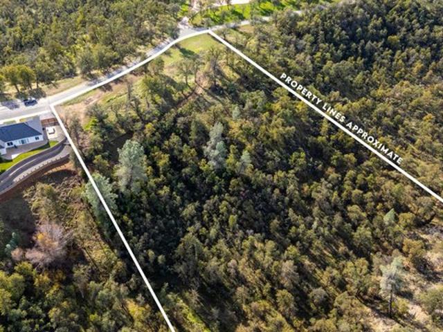Weseman Rd, Redding, CA 96001