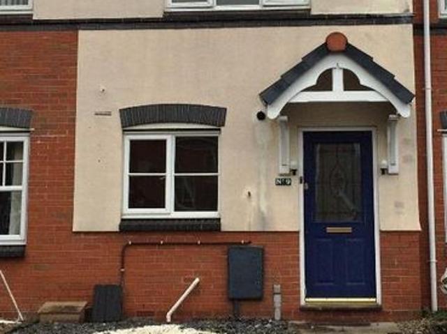 Wesley Close, Cradley Heath B64, 2 bed terraced house to rent, £1,000 pcm | PrimeLocation