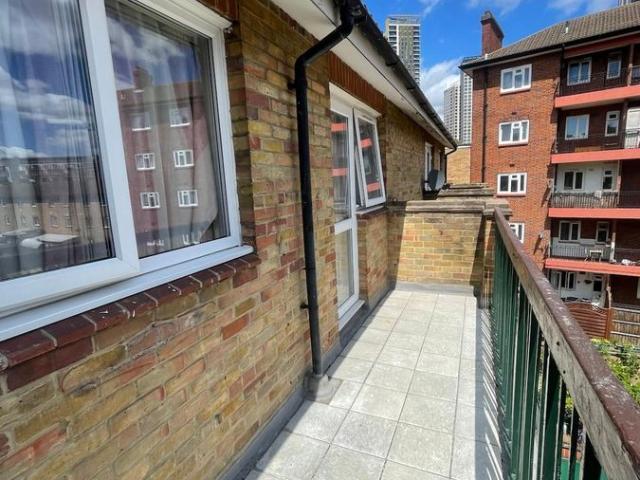 Wesley Close, London SE17, 1 bed flat to rent, £1,800 pcm | PrimeLocation