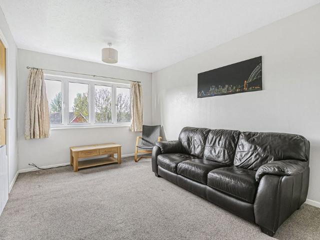 Wesley Drive, Egham, Surrey, TW20 9JB