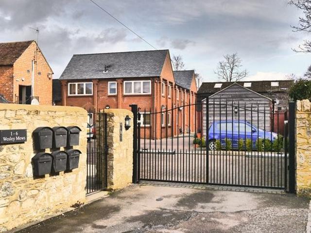 Wesley Mews, Stony Stratford, Milton Keynes MK11, 2 bed flat to rent, £1,100 pcm | PrimeLocation