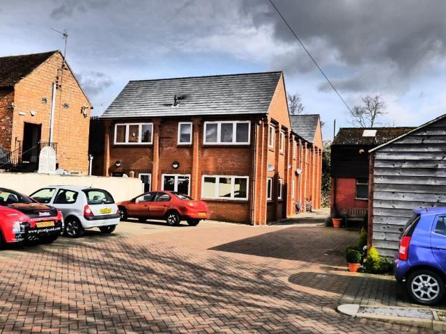 Wesley Mews, Stony Stratford MK11, 2 bed flat to rent, £1,250 pcm | PrimeLocation