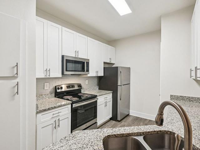 Wesley St. James Apartments at Sandy Springs 1 Bedroom Apartment for Rent at 7785 Roswell Rd, Sandy Springs, GA 30350