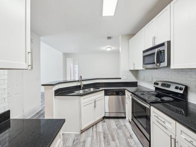 Wesley St. James Apartments at Sandy Springs 2 Bedroom Apartment for Rent at 7785 Roswell Rd, Sandy Springs, GA 30350