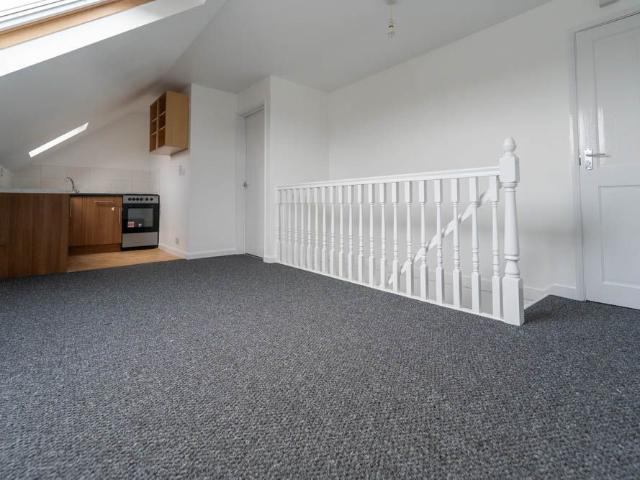 Wesley Road, Leyton E10, 3 bed flat to rent, £2,100 pcm | PrimeLocation