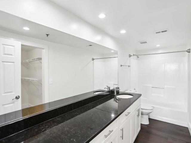 Wesley Townsend Apartments at Buckhead 2 Bedroom Apartment for Rent at 200 Colonial Homes Dr Nw, Atlanta, GA 30309 Colonial