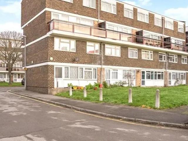 Wessex Close, London, KT1 3SG, United Kingdom | 4 bed house for rent #168156290 | Rentberry