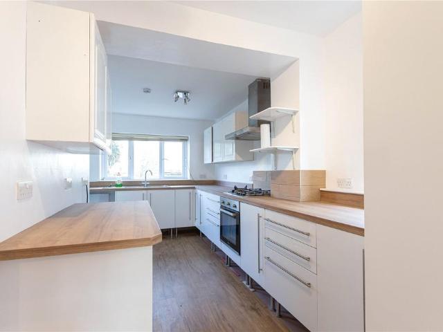Wessex Avenue, Horfield, Bristol, BS7 4 bed end of terrace house to rent £2,800 pcm £646 pw