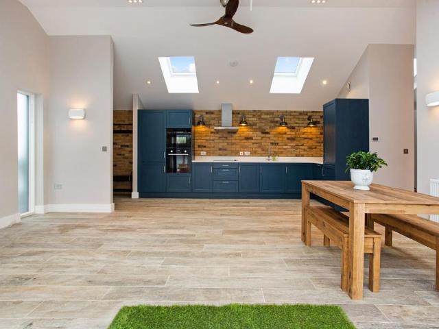 Wessex Avenue, London, SW19 2 bed detached house to rent £5,000 pcm £1,154 pw