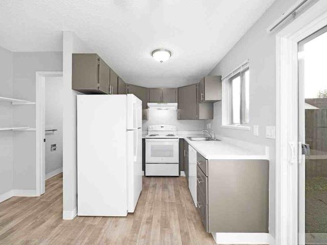Wetherburne Square Townhomes 1 Bedroom Apartment for Rent at 13210 Se Division St, Portland, OR 97236 Powellhurst Gilbert