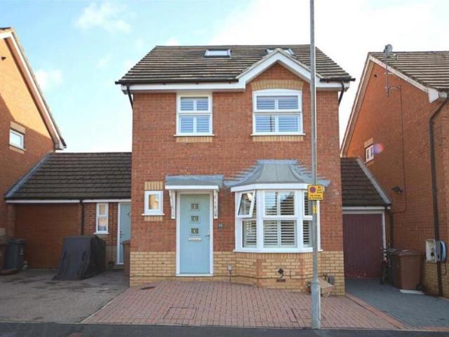 Wetherby Close, Stevenage 3 bed house to rent £2,250 pcm £519 pw