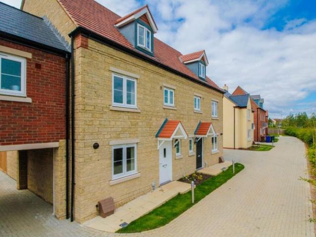 Wetherby Road, Bicester OX26, 4 bed semi detached house to rent, £2,150 pcm | PrimeLocation