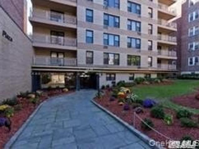 Wetherole St Apt Lu, Rego Park, Condo For Sale