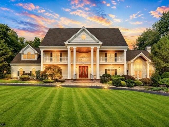 Wexford Ct, Warren Twp, Home For Sale