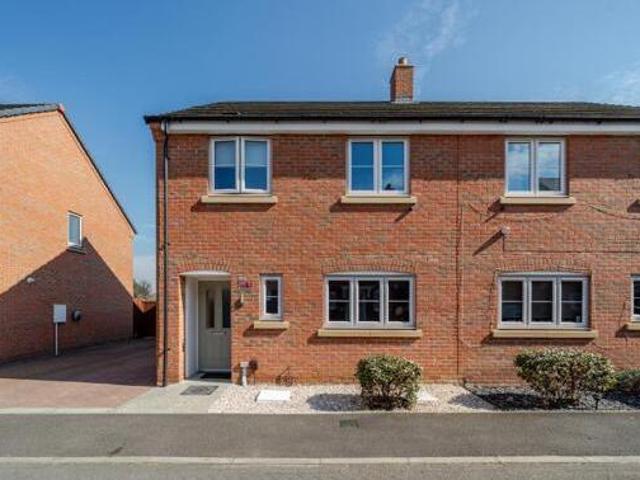 Wexham, 3 Bedroom Semi detached