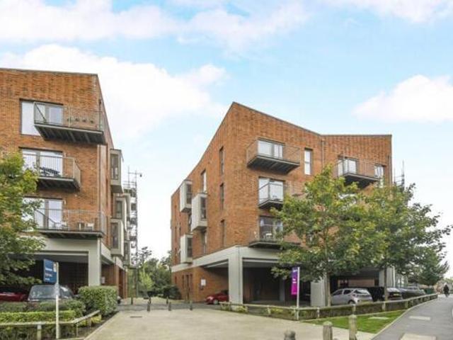 Wey Corner, Walnut Tree Close, 2 Bedroom Apartment