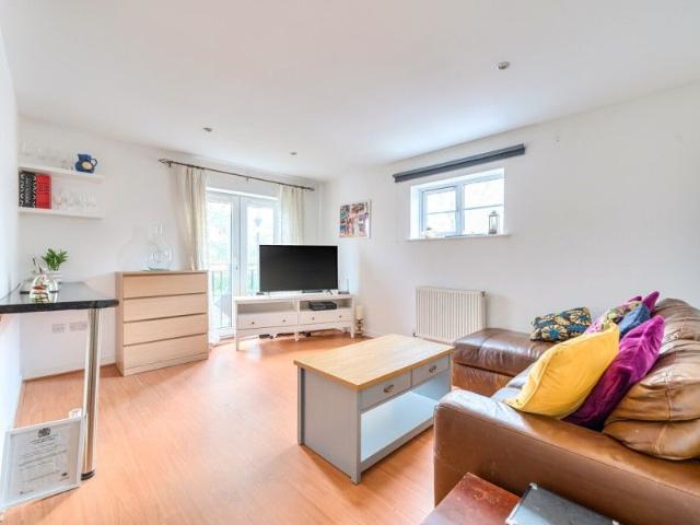 Wey Road, Weybridge, Surrey, KT13