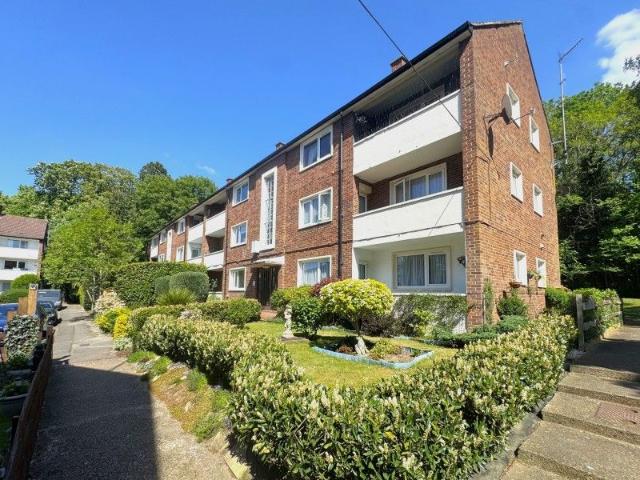 Weybridge, Surrey KT13, 1 bed flat to rent, £1,500 pcm | PrimeLocation