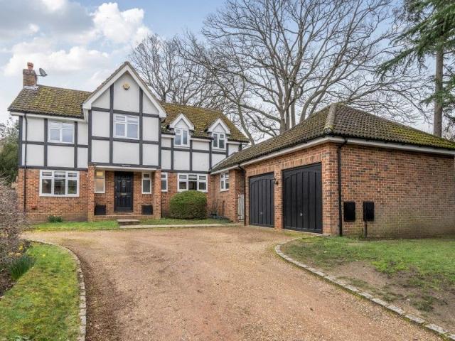 Weybridge, Surrey KT13, 5 bed detached house to rent, £4,495 pcm | PrimeLocation