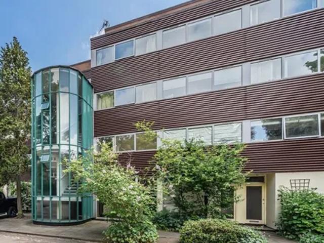 Weydown Close, London, SW19 6JP, United Kingdom | 3 bed apartment for rent #167549650 | Rentberry