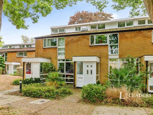 Weymede, Byfleet, West Byfleet, KT14 3 bed house to rent £1,950 pcm £450 pw