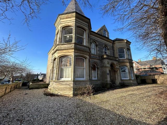 Weymouth 2 bed flat to rent £1,150 pcm £265 pw