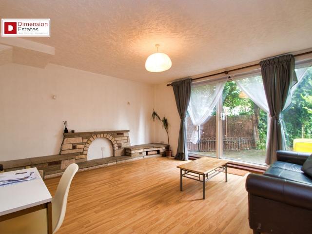 Weymouth Terrace, Shoreditch, Hoxton, London E2, 3 bed maisonette to rent, £3,500 pcm | PrimeLocation