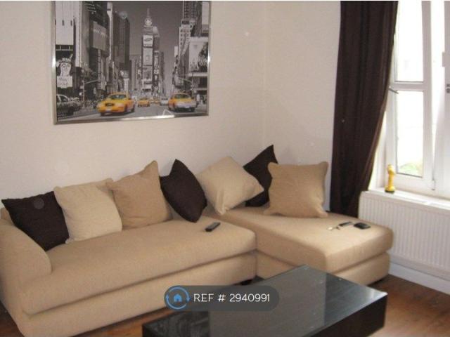 Weymouth House, London SW8, 3 bed flat to rent, £2,900 pcm | PrimeLocation