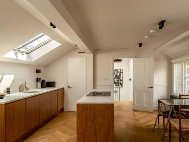 Weymouth Mews, Marylebone, 2 Bedroom Apartment