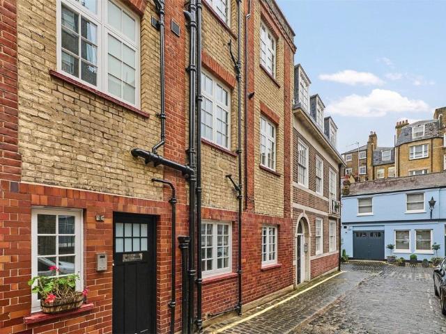 Weymouth Mews, London, W1G 2 bed mews to rent £3,575 pcm £825 pw