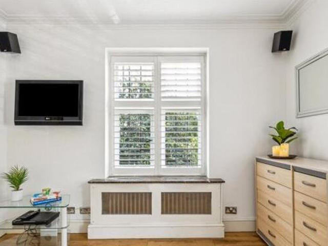 Weymouth Street, London, Studio Flat For