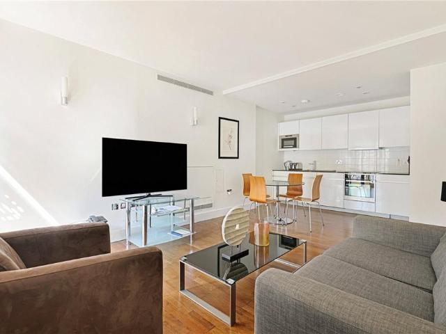 Weymouth Street, London, W1W 2 bed apartment to rent £4,767 pcm £1,100 pw