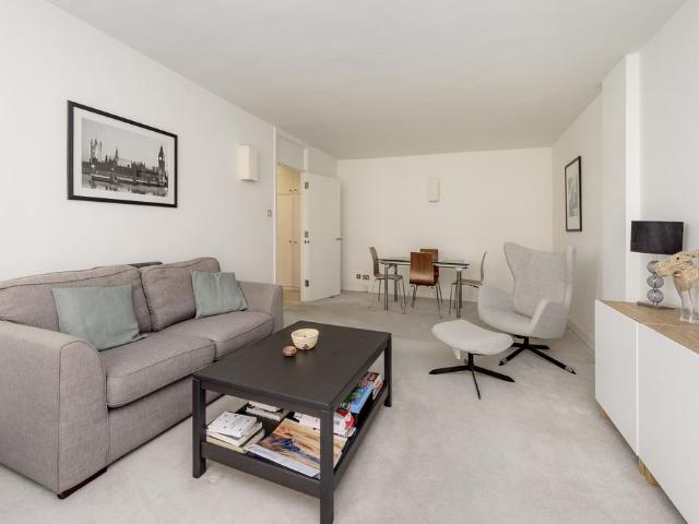 Weymouth Street, W1W 2 bed flat to rent £5,633 pcm £1,300 pw