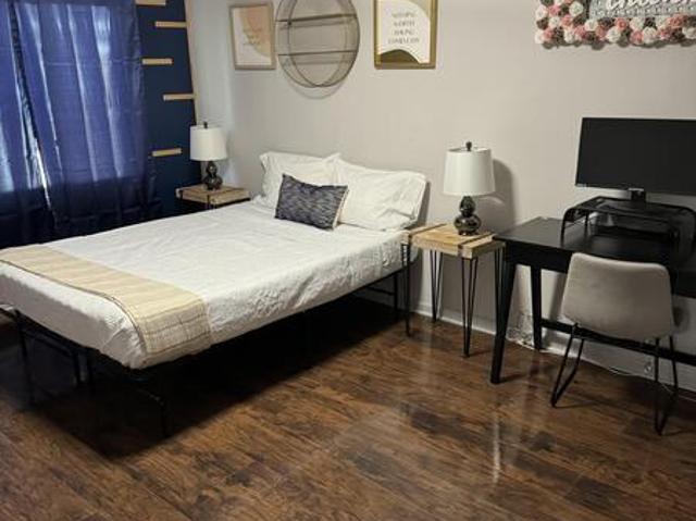 WFH and Live in Quiet and Friendly Community Home