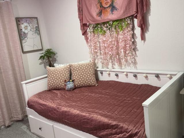 Wfh female looking for roommates