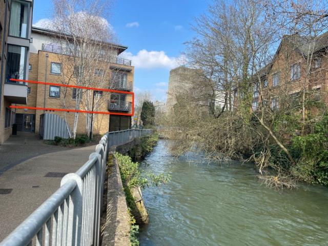 Whole 2 bed, 2 bath flat on OX1 for 2x students