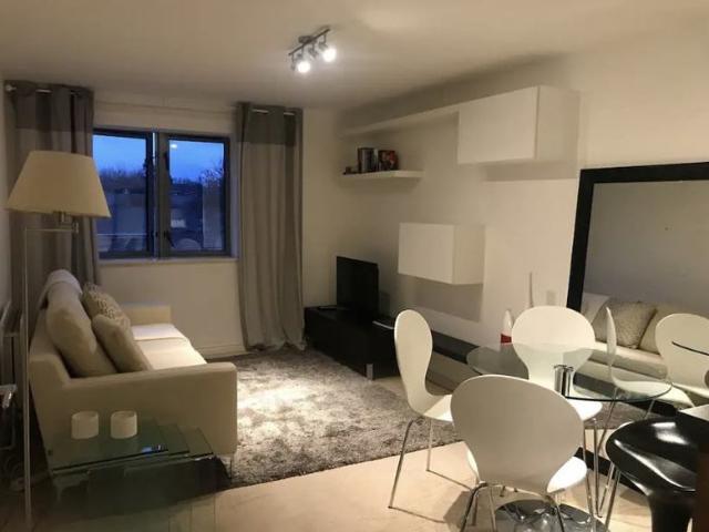 Whole flat 2 double bedrooms flat in Camden